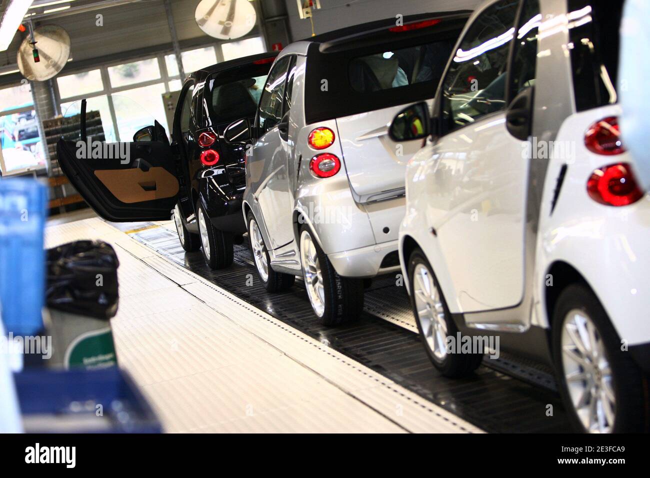 Ein Blick ins Innere des Smart Factory Complex in Hambach, Moselle ...