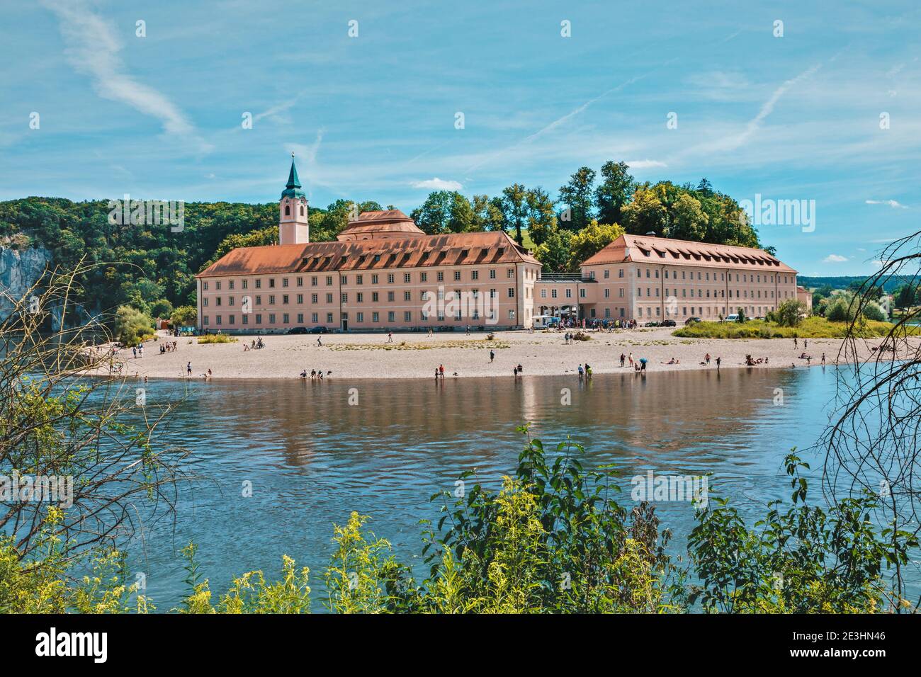 Panorama Blick auf Kloster Weltenburg. Dieses Wahrzeichen ist ein ...
