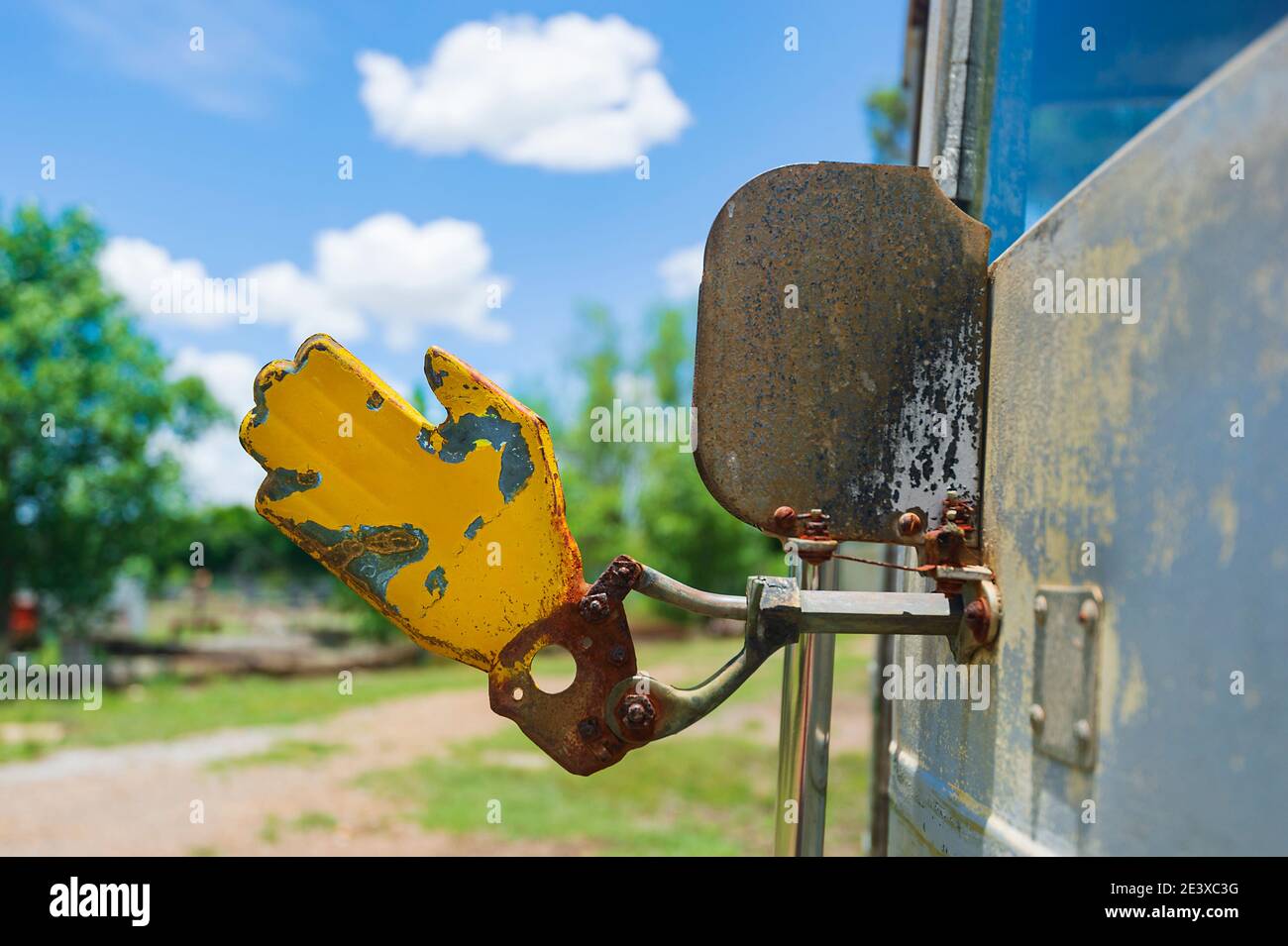 Car indicator hand old -Fotos und -Bildmaterial in hoher Auflösung – Alamy