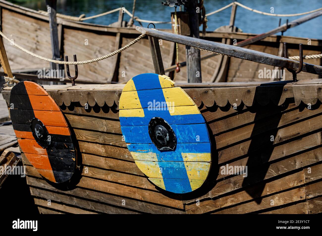 Wikinger langboot festgemacht -Fotos und -Bildmaterial in hoher ...