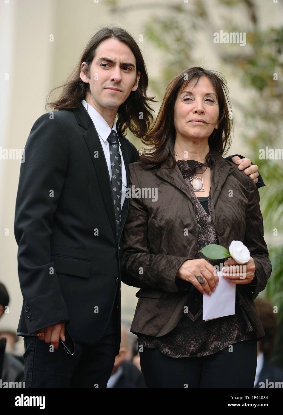 George Harrisons Witwe Olivia Harrison und Sohn Dhani Harrison bei ...