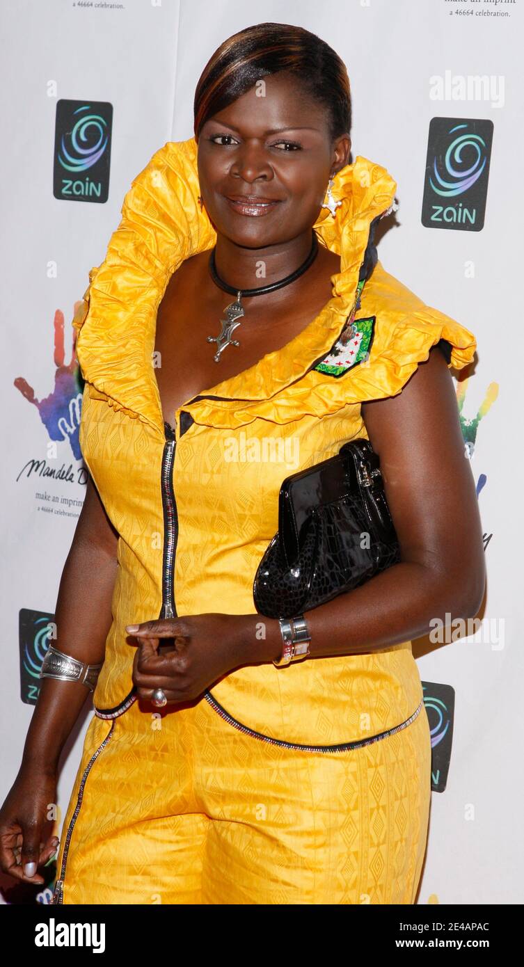 Die musikerin yvonne chaka chaka besucht den mandela day -Fotos und ...