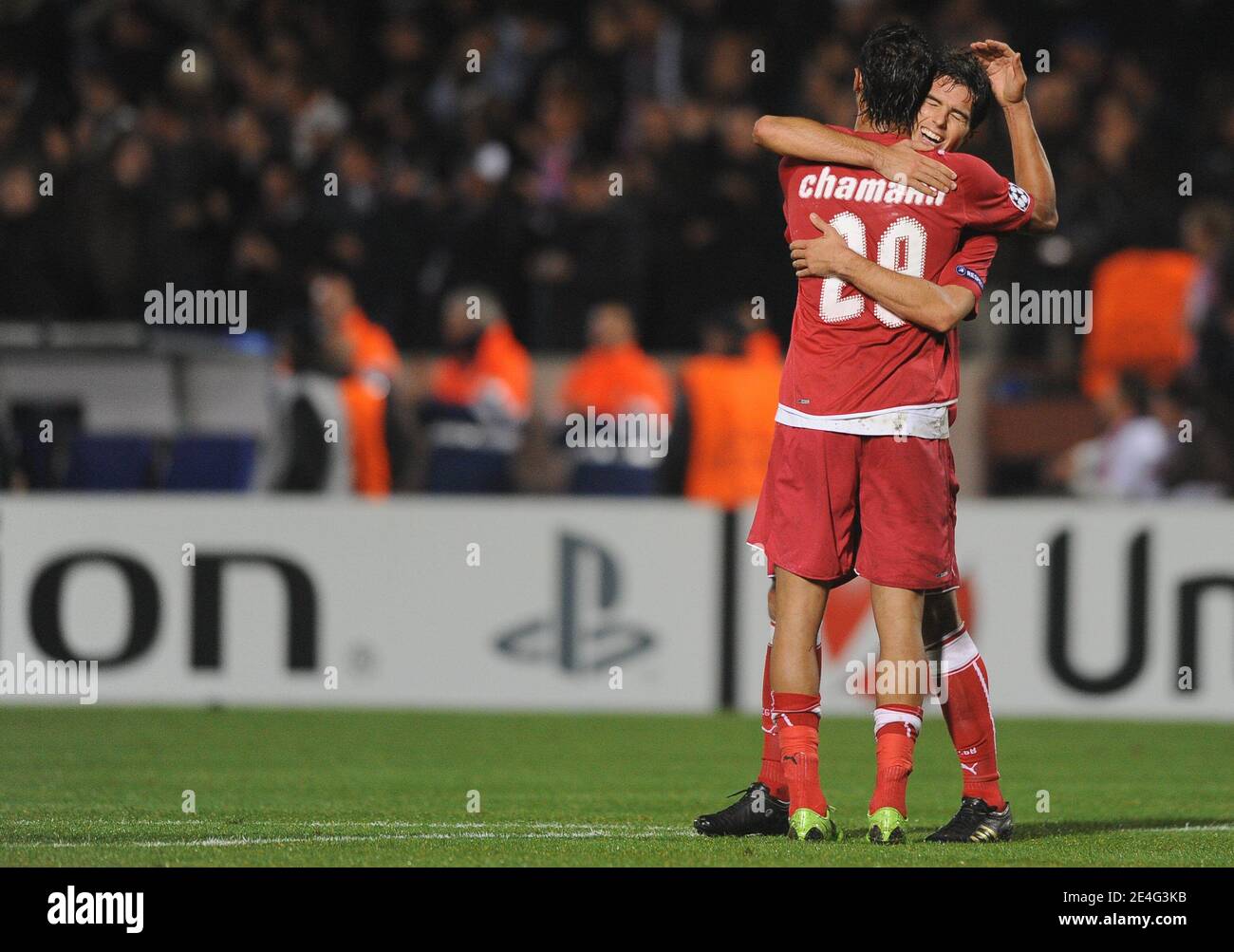 Bordeaux Yoann Gourcuff und Marouane Chamakh feiern nach dem UEFA ...