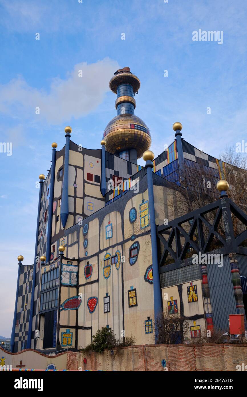 Detail der Fernwarte Wien Spittelau Müllverbrennungsanlage ...