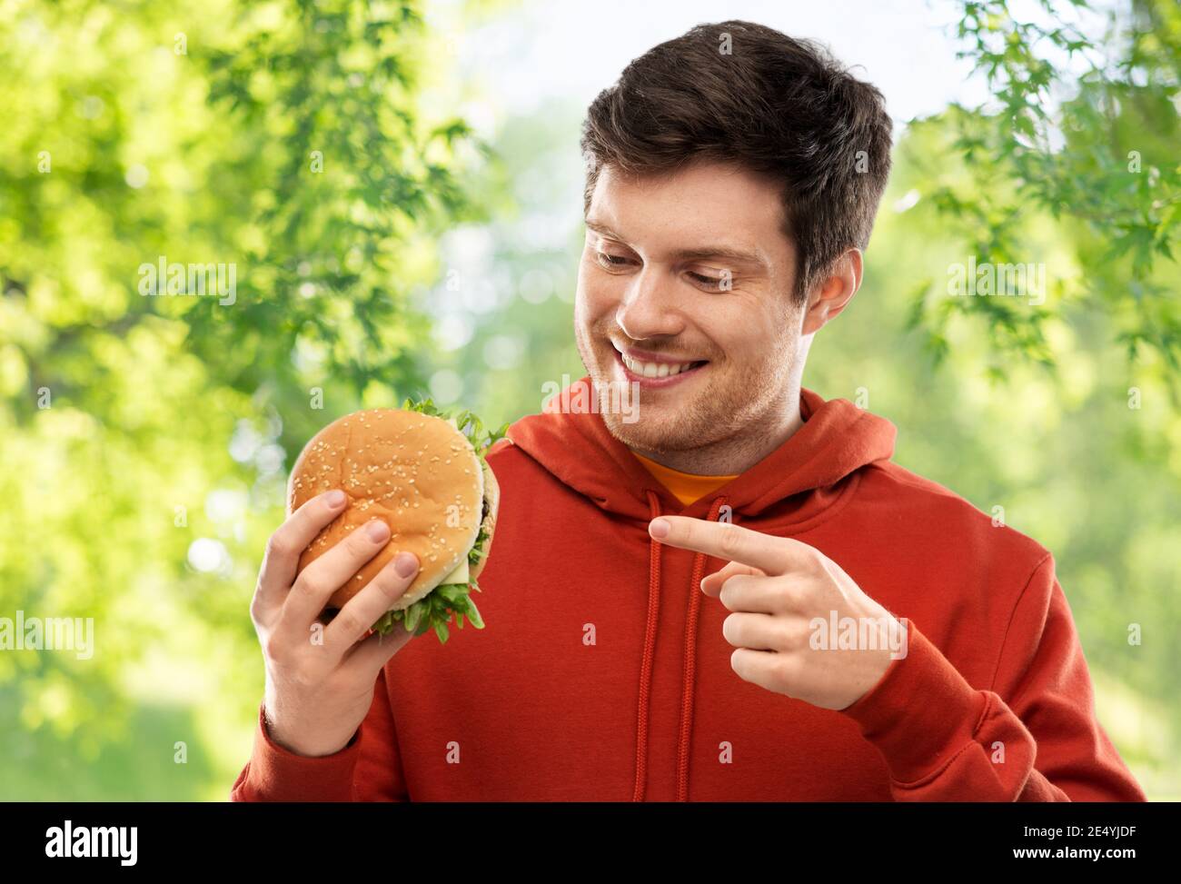 Man burger -Fotos und -Bildmaterial in hoher Auflösung – Alamy