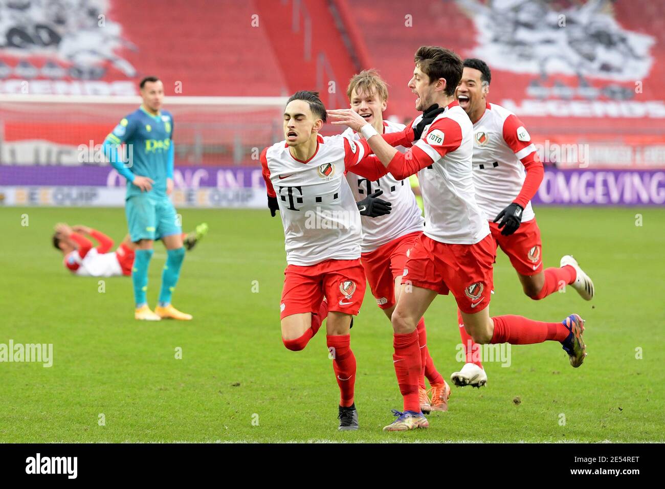 UTRECHT, NIEDERLANDE - JANUAR 24: L-R: Feiern Sie Othmane Boussaid vom ...