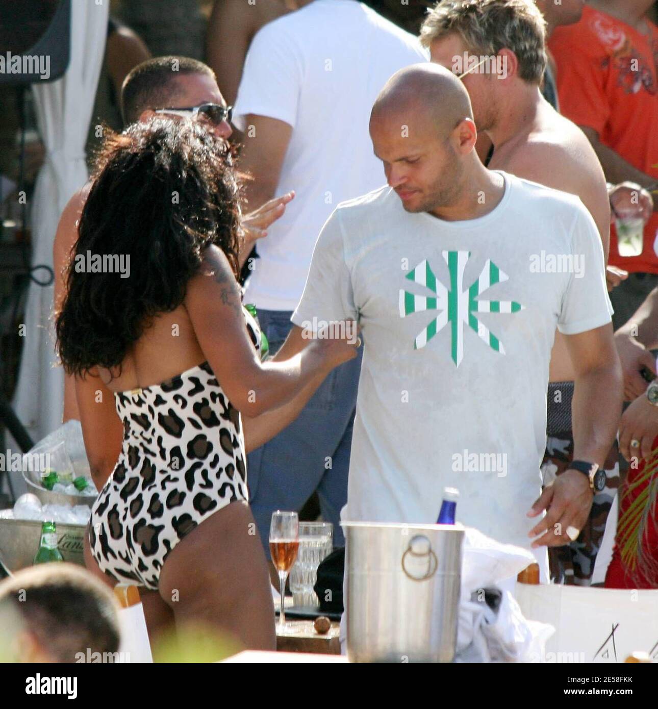 Mel B und sein Freund Stephen Belafonte verlassen ihr Luxushotel und besuchen am ...