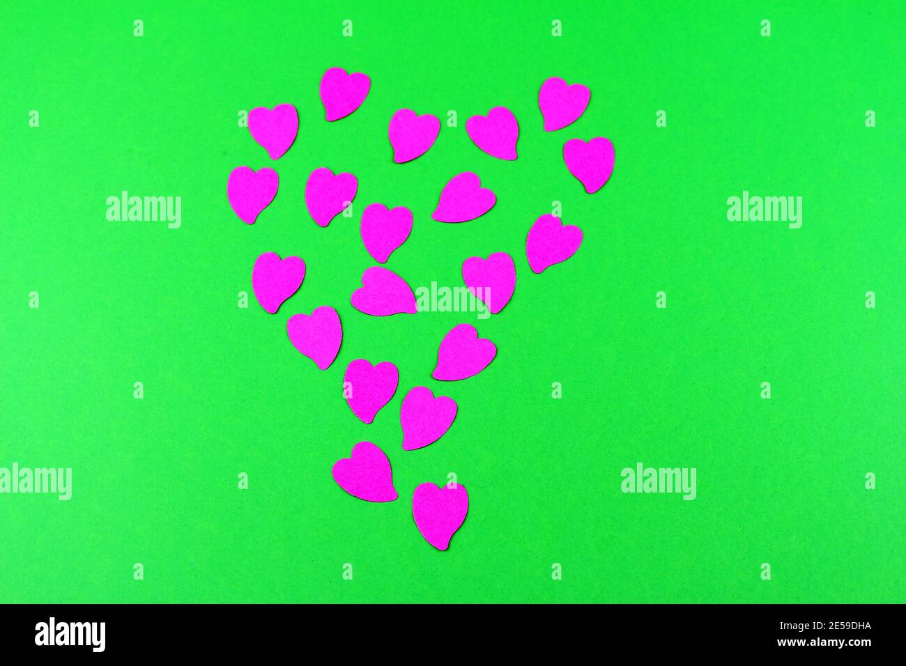 Viele kleine herzen -Fotos und -Bildmaterial in hoher Auflösung – Alamy