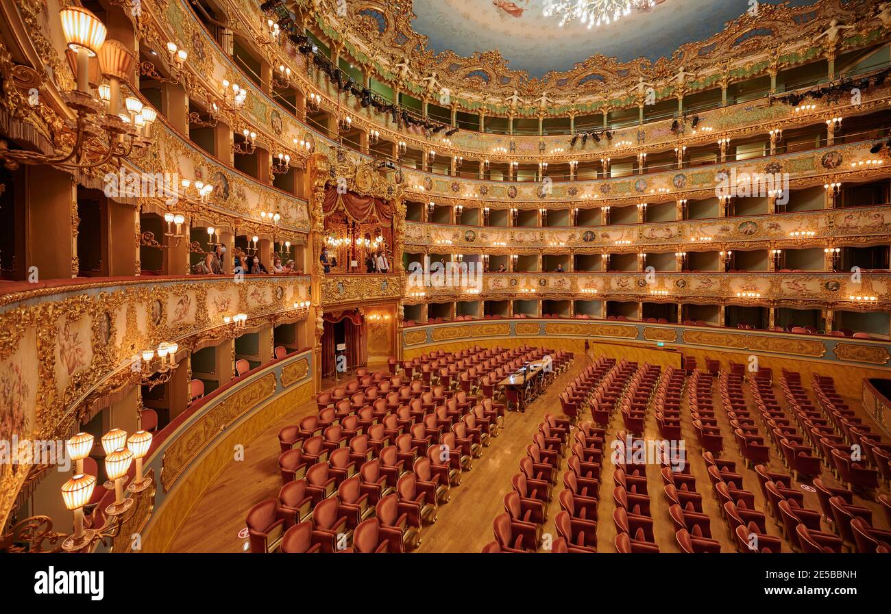 Teatro la fenice venedig -Fotos und -Bildmaterial in hoher Auflösung ...