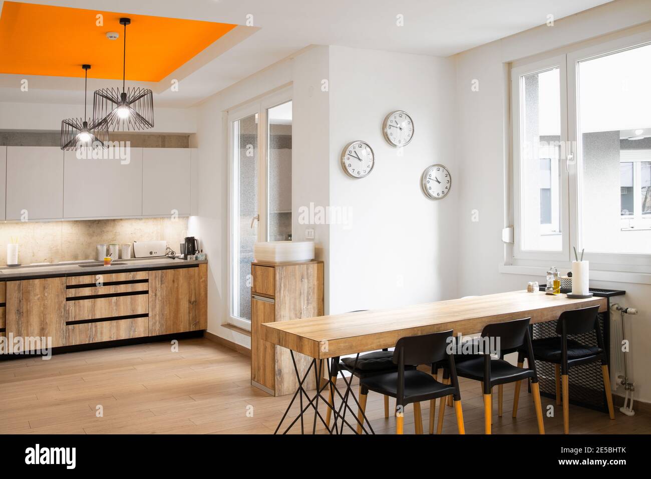 Modern corporate lunch room -Fotos und -Bildmaterial in hoher Auflösung ...