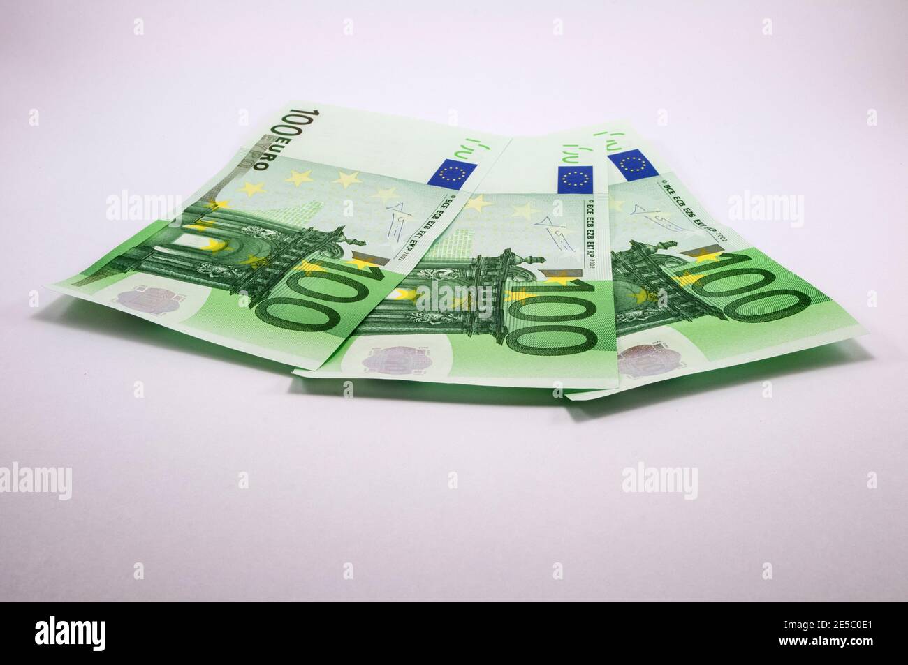 100 euro bill -Fotos und -Bildmaterial in hoher Auflösung - Seite 2 - Alamy