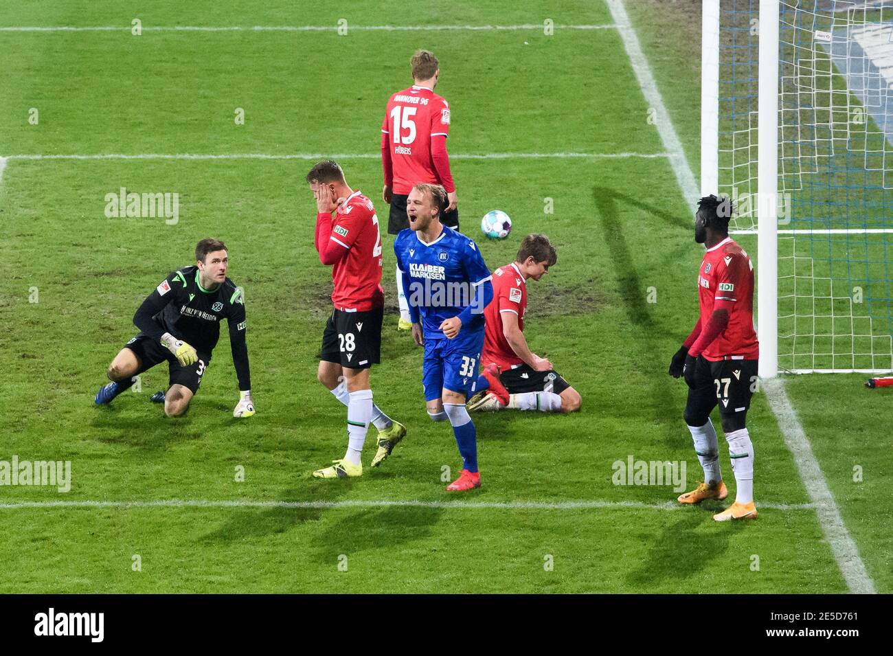 Marcel franke karlsruher sc -Fotos und -Bildmaterial in hoher Auflösung ...
