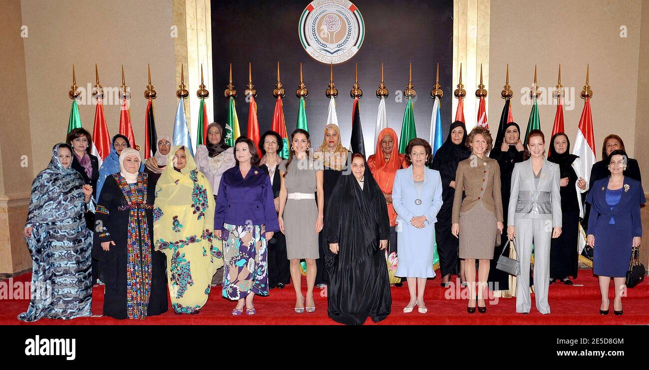 Erste Damen arabischer Staaten (aus L): Mauretaniens Takabur Bint Ahmed von Mauretanien ...