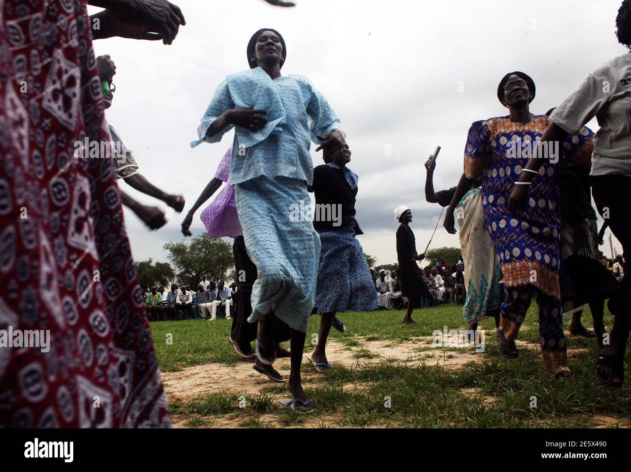 Dinka Women Stockfotos und -bilder Kaufen - Alamy