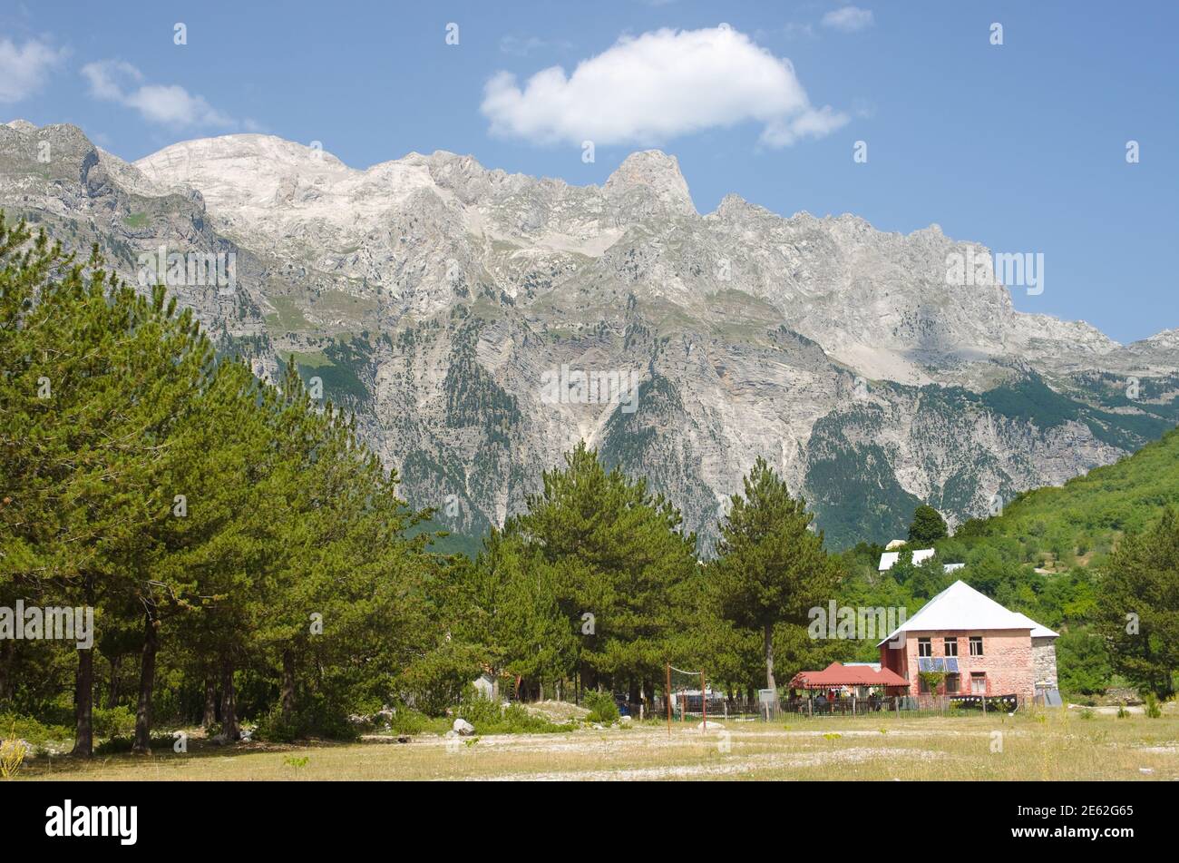 Albanian alps -Fotos und -Bildmaterial in hoher Auflösung – Alamy