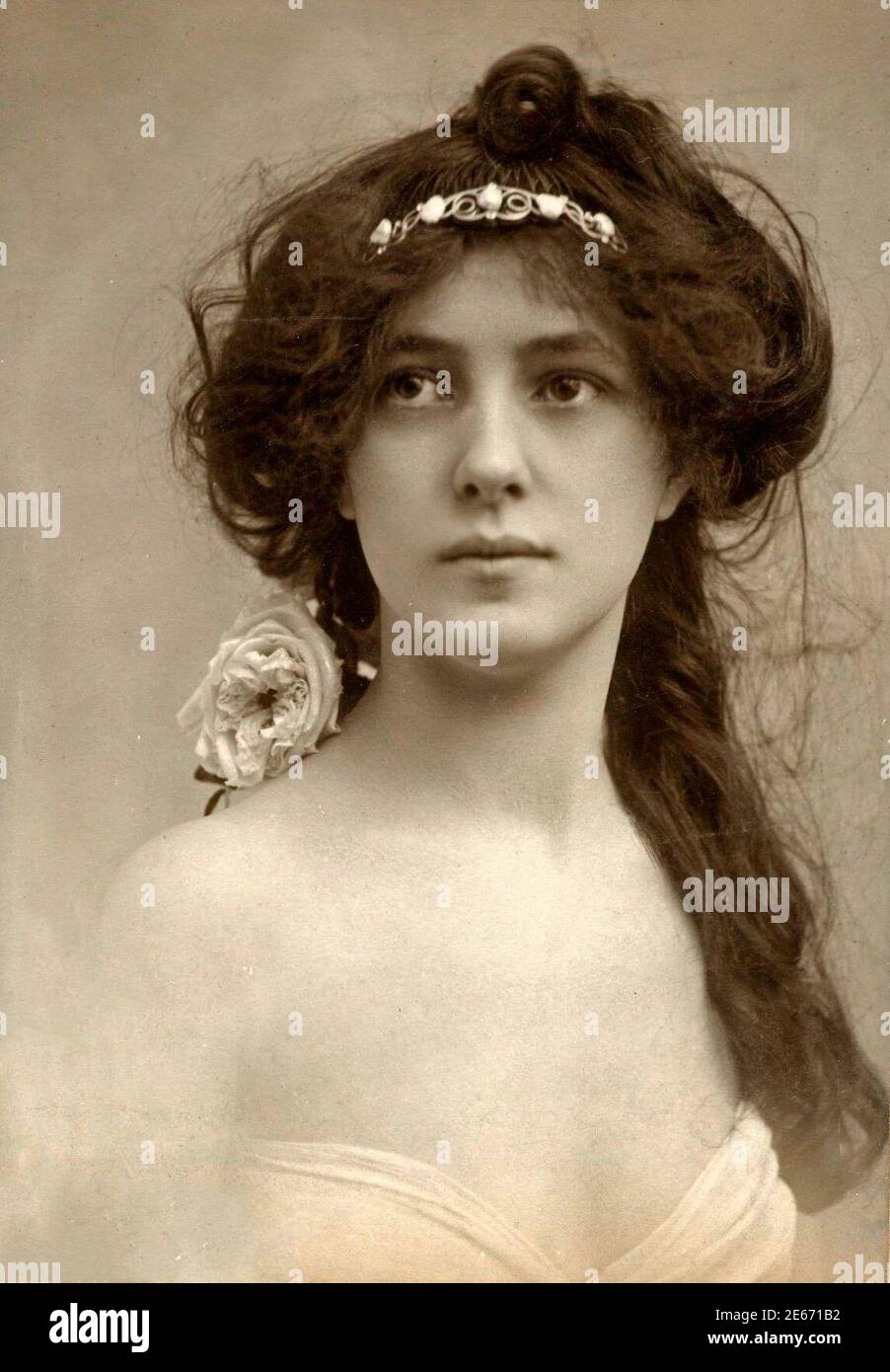 Darstellerin foto -Fotos und -Bildmaterial in hoher Auflösung – Alamy