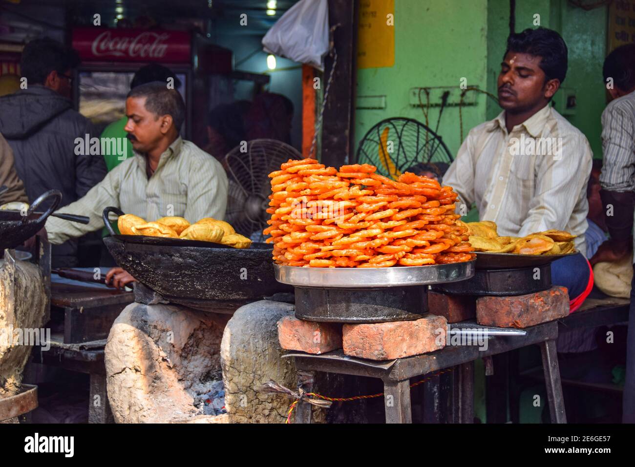 Food stalls india -Fotos und -Bildmaterial in hoher Auflösung – Alamy