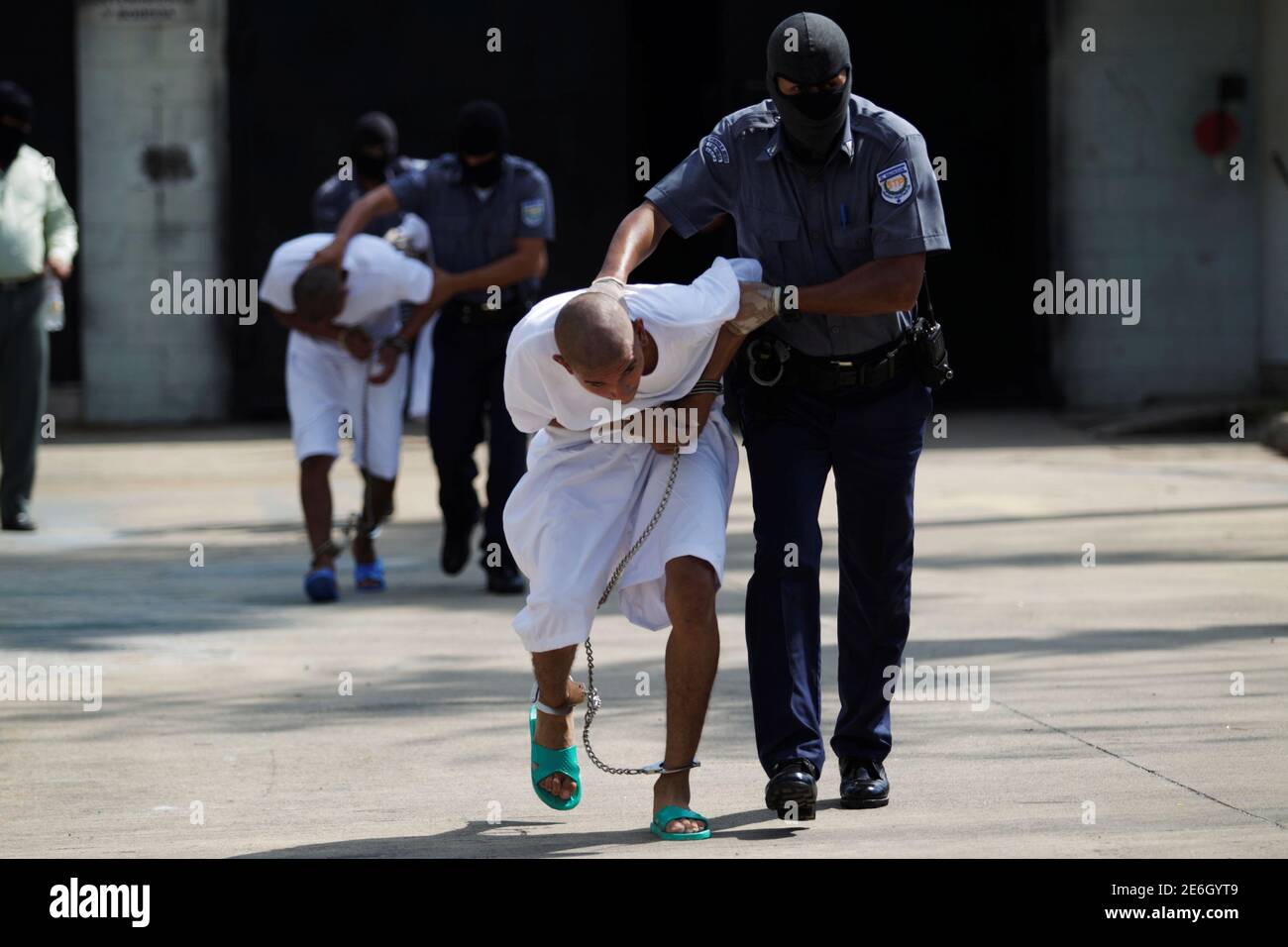 Member mara salvatrucha gang ms 13 -Fotos und -Bildmaterial in hoher ...