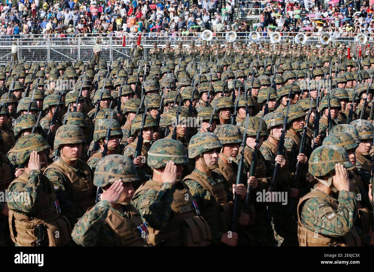 Soldiers In Military Parade Santiago Stockfotos und -bilder Kaufen - Alamy