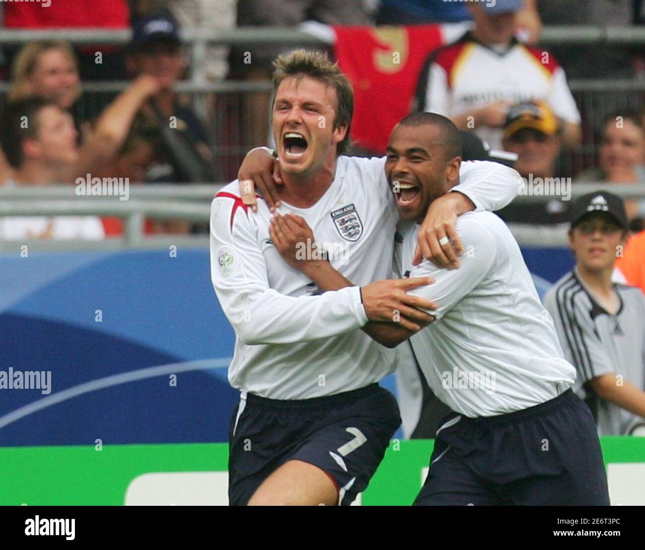 David beckham und ashley cole -Fotos und -Bildmaterial in hoher Auflösung – Alamy