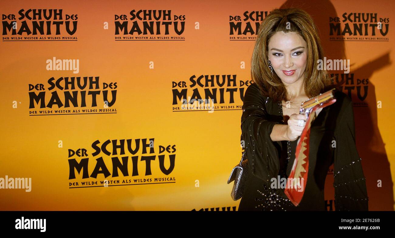 Deutsche Entertainerin Verona Pooth posiert auf dem roten Teppich vor ...