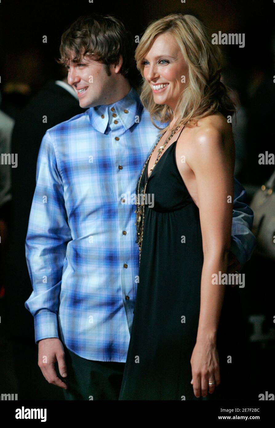 Actress toni collette husband dave -Fotos und -Bildmaterial in hoher ...