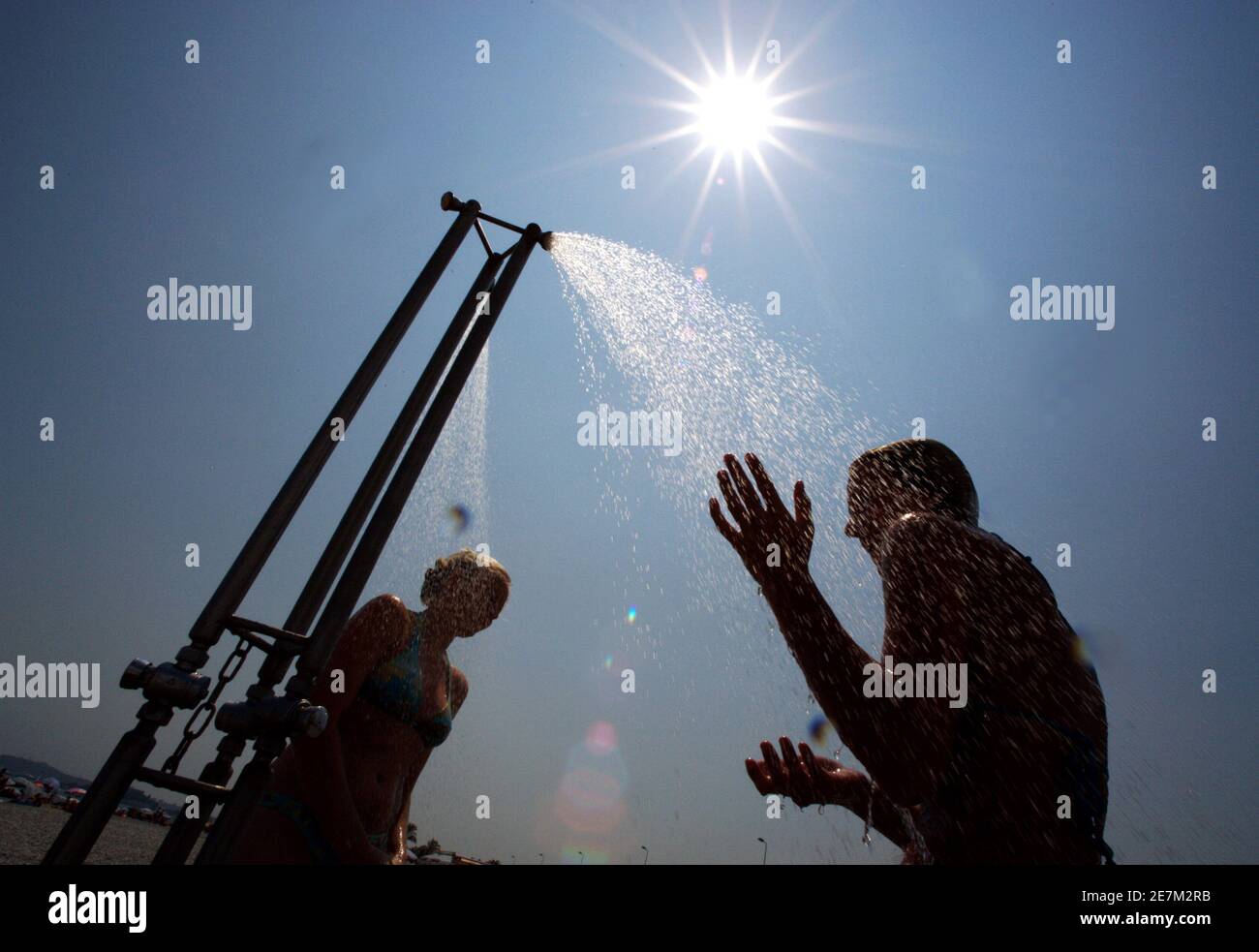Duschen am strand -Fotos und -Bildmaterial in hoher Auflösung – Alamy