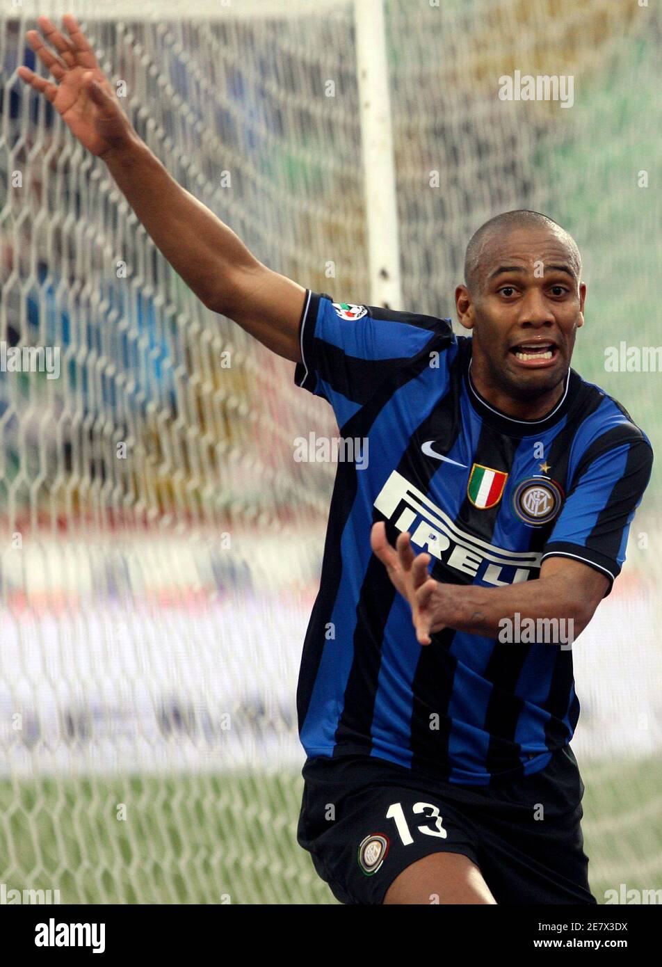 Inter mailands maicon -Fotos und -Bildmaterial in hoher Auflösung – Alamy