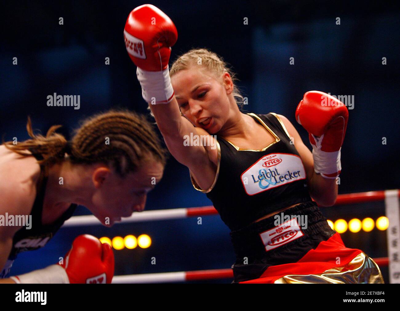 Regina halmich -Fotos und -Bildmaterial in hoher Auflösung - Seite 2 ...