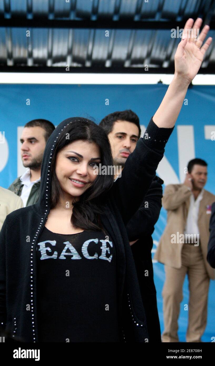 Lebanese Singer Haifa Wehbe Lebanese Stockfotos und -bilder Kaufen - Alamy