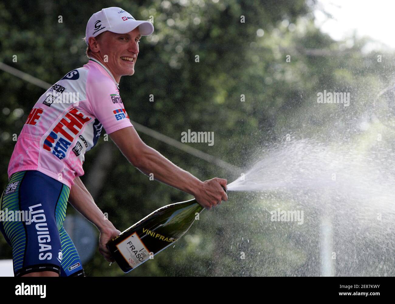 Giro podium -Fotos und -Bildmaterial in hoher Auflösung – Alamy