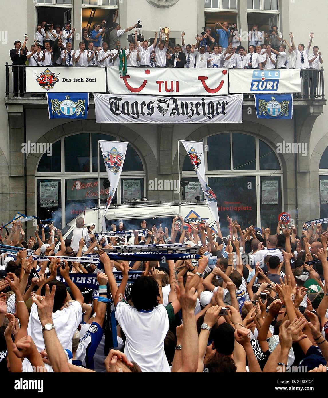 Fcz fans -Fotos und -Bildmaterial in hoher Auflösung – Alamy