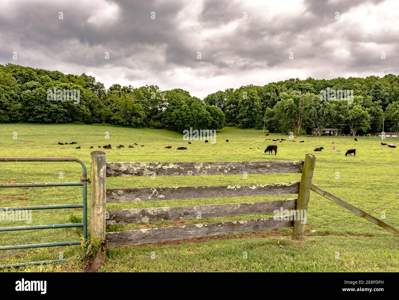 Hölzernes ranch tor -Fotos und -Bildmaterial in hoher Auflösung – Alamy