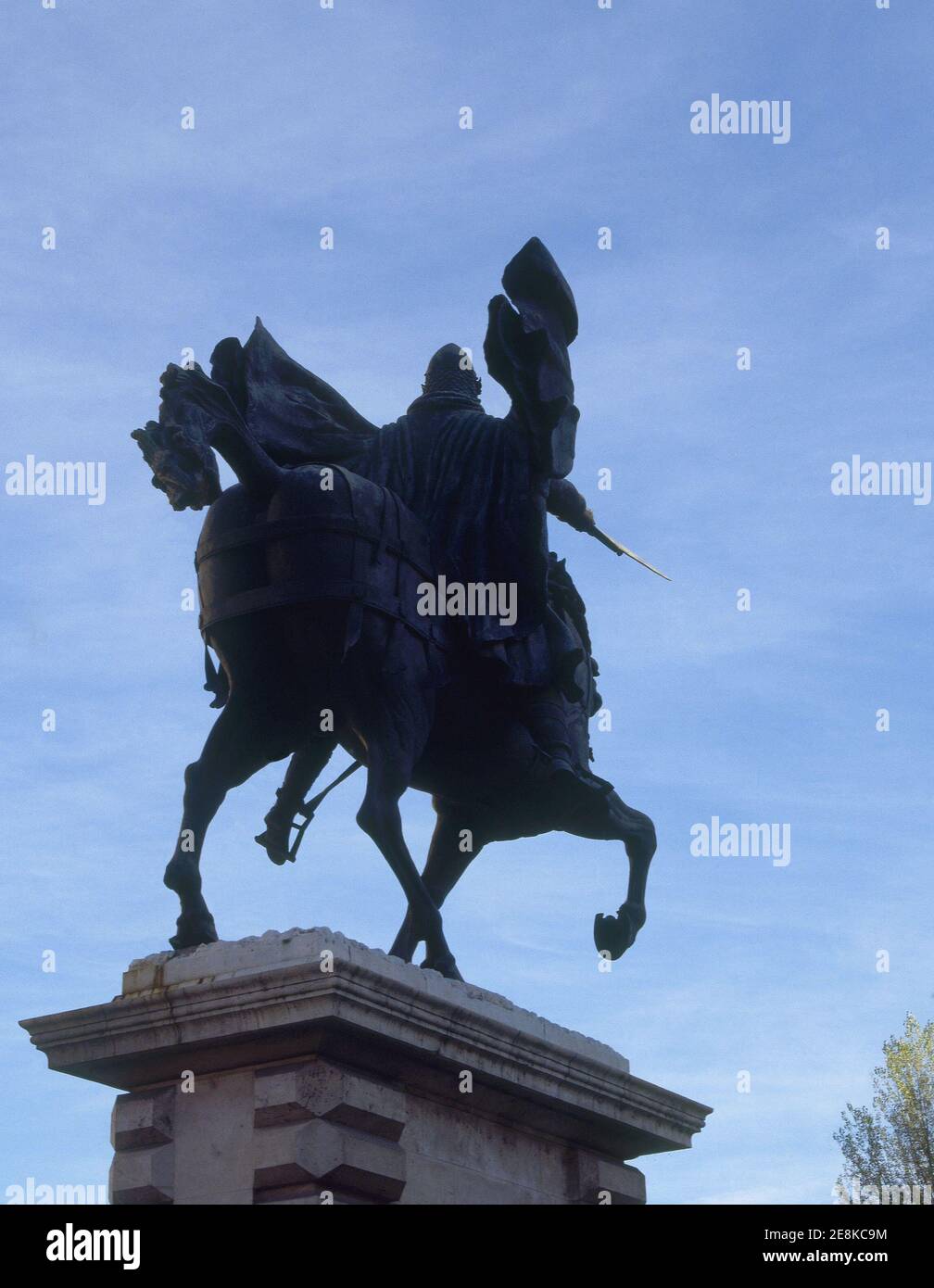 ESTATUA DEL CID CAMPEADOR REALIZADA EN 1955 Y SITUADA EN LA PLAZA QUE ...
