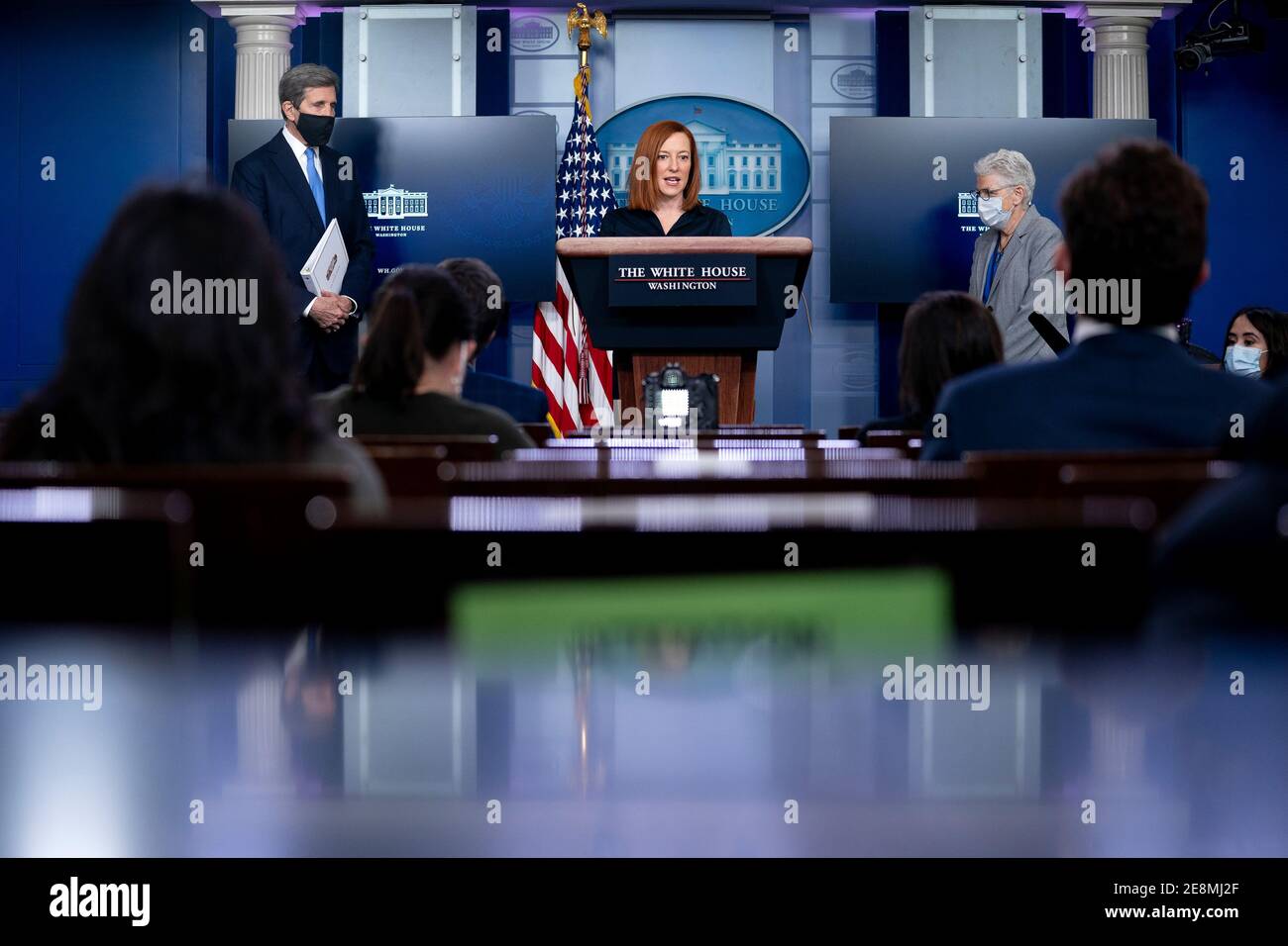 John Kerry, Sonderbeauftragter des Präsidenten für Klima, links, und ...