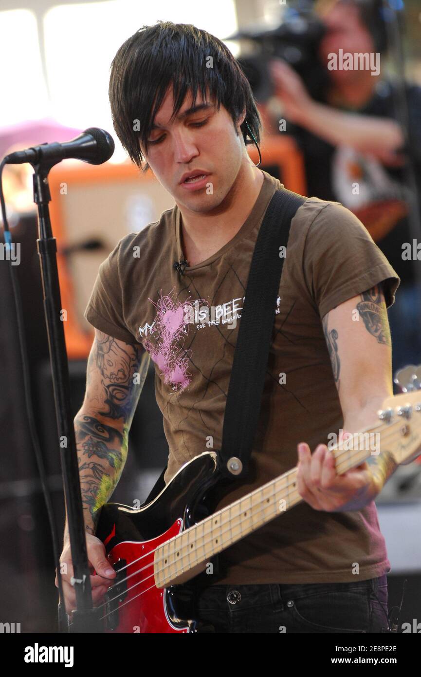 Pete Wentz von Fall Out Boy tritt am Freitag, 6. Juli 2007 in New York ...