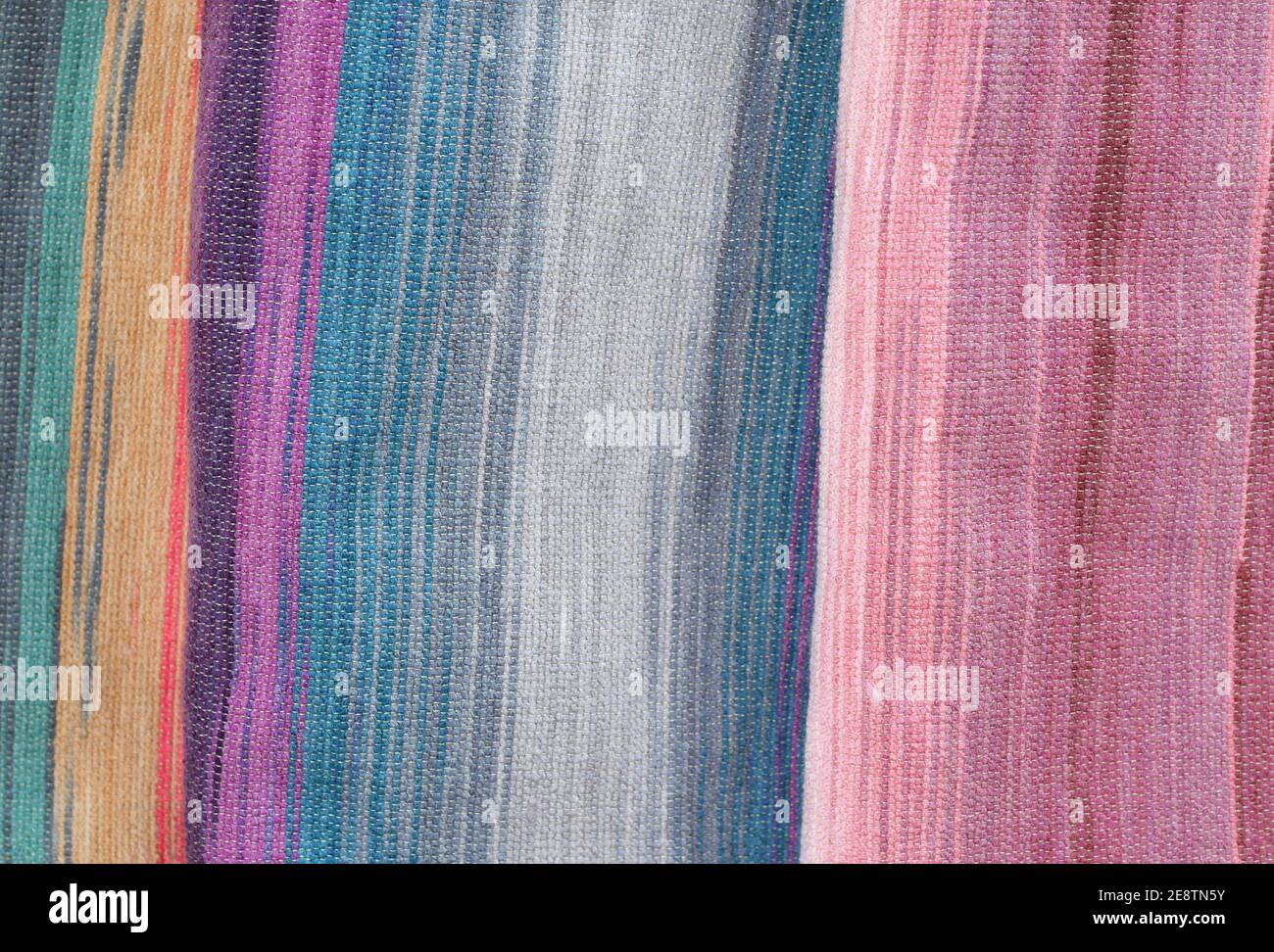 Traditionelle gewebte textilien -Fotos und -Bildmaterial in hoher ...