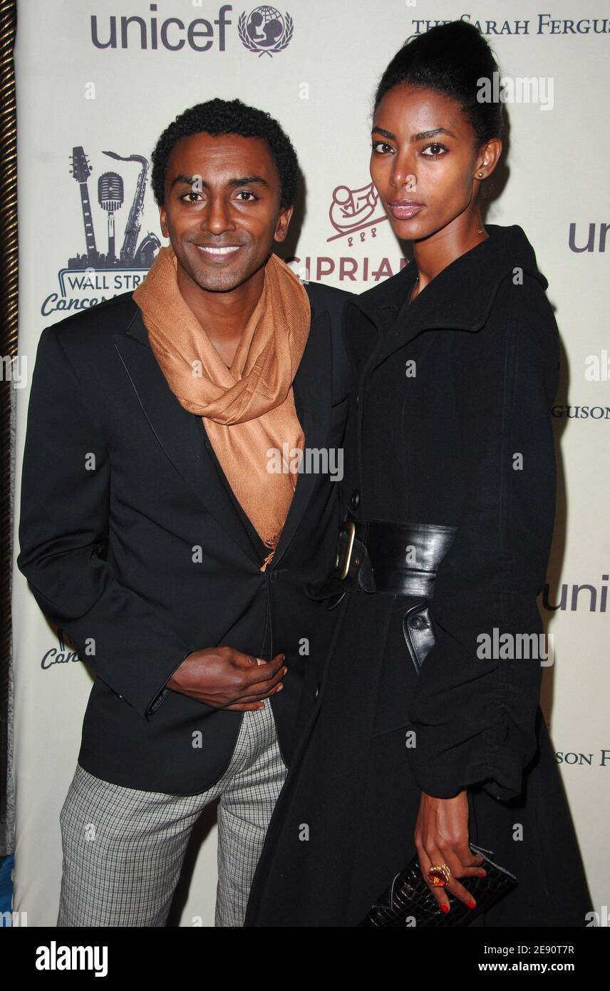 Küchenchef Marcus Samuelsson und Gast nehmen an der 2007 Cipriani Wall ...