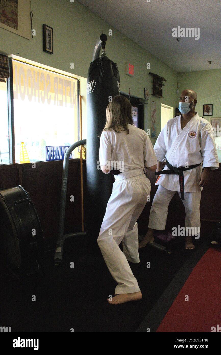 Dieses Actionfoto zeigt meinen Sohn und seine Mitschüler in einer Karate-Klasse. Karate ist ein ...