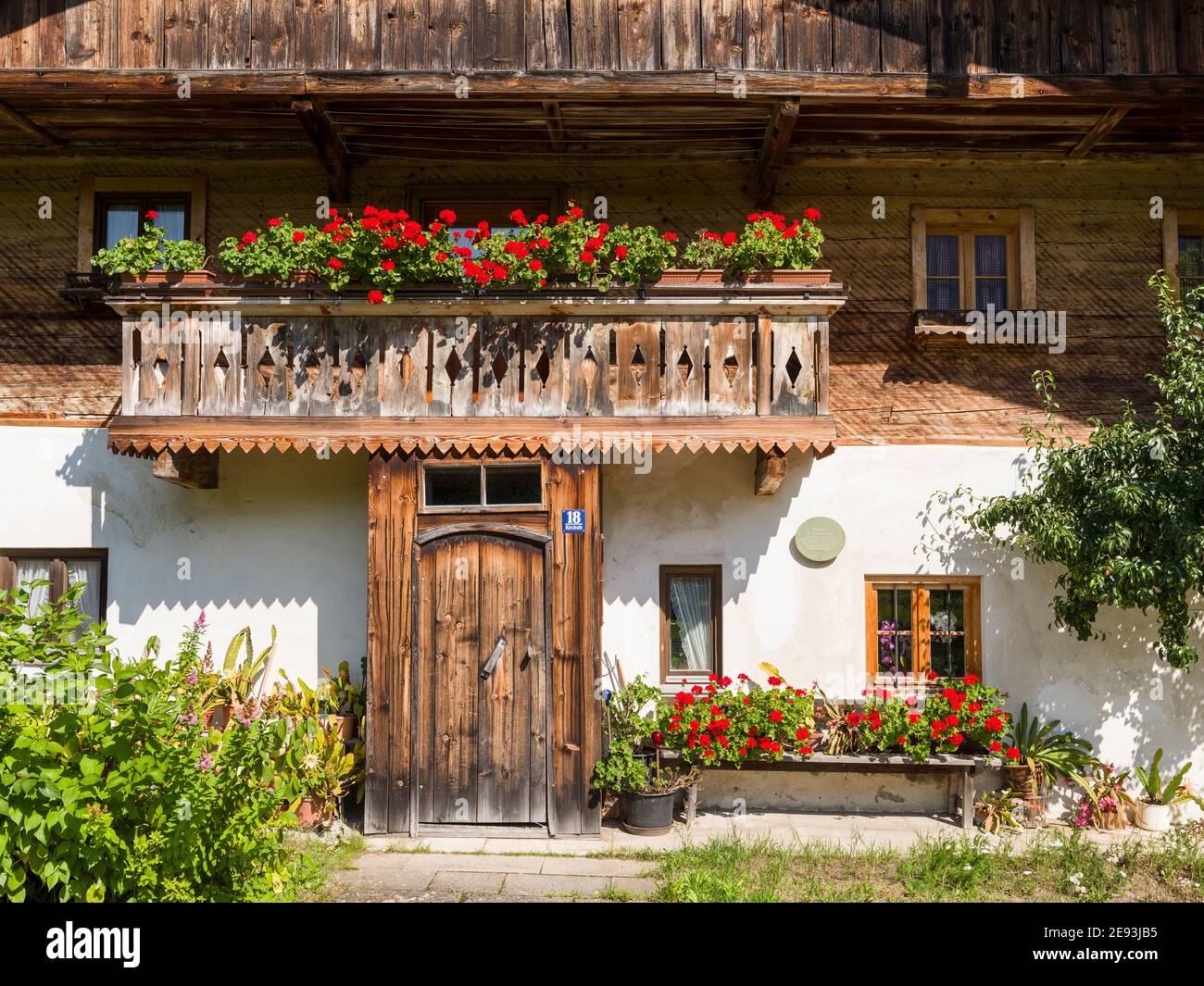 Typisch bayerisches bauernhaus -Fotos und -Bildmaterial in hoher Auflösung – Alamy
