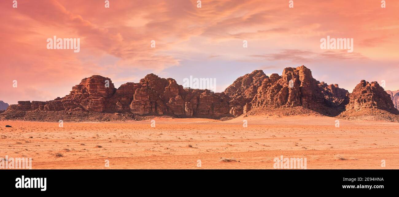 Science fiction artiger himmel -Fotos und -Bildmaterial in hoher ...