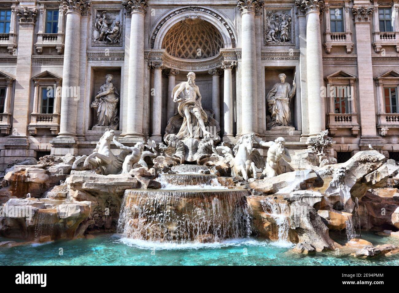 Trevibrunnen - monumentales Wahrzeichen von Rom, Italien ...