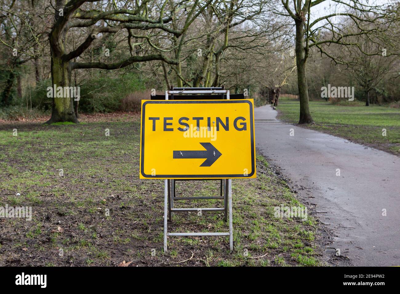 Covid 19 testklinik zeichen -Fotos und -Bildmaterial in hoher Auflösung ...
