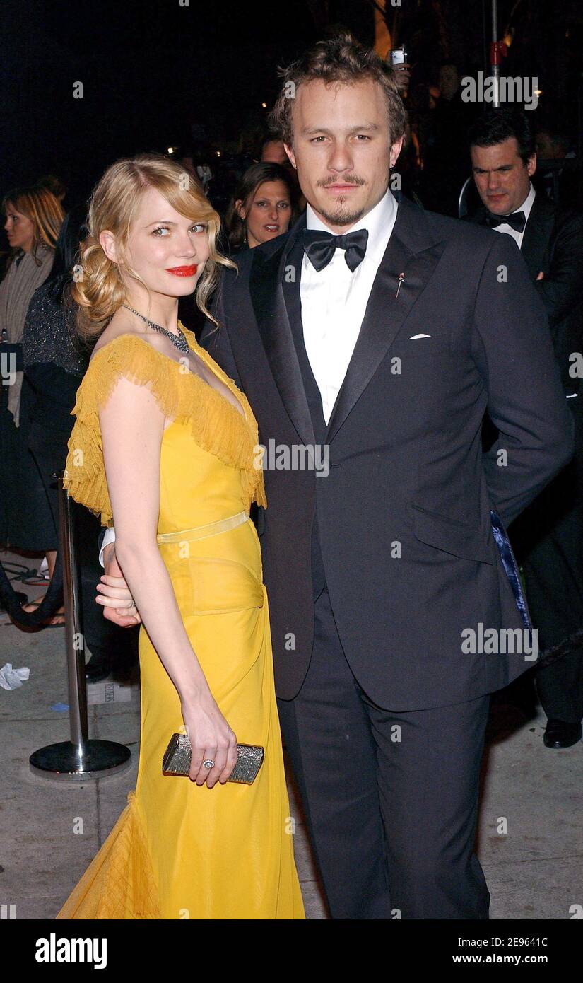 Heath Ledger und seine Freundin Michelle Williams kommen bei der Vanity ...