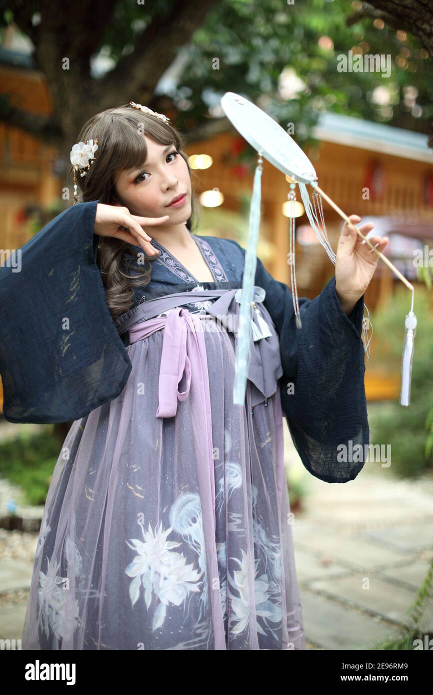 Korean Girl Stylish Fotos Und Bildmaterial In Hoher Auflösung Alamy