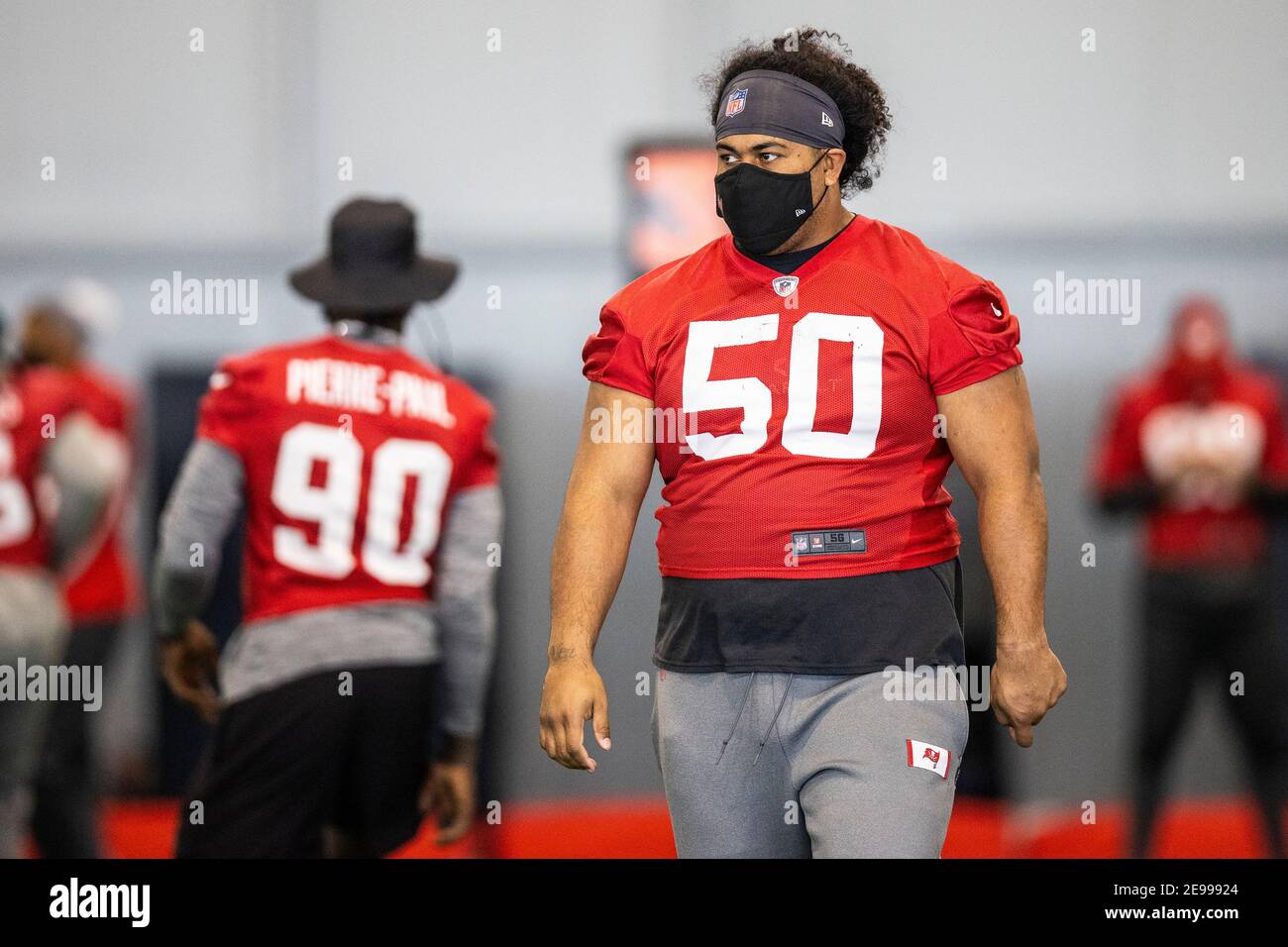 Tampa Bay Buccaneers Defensive Tackle Vita Vea Spaziergänge zwischen ...