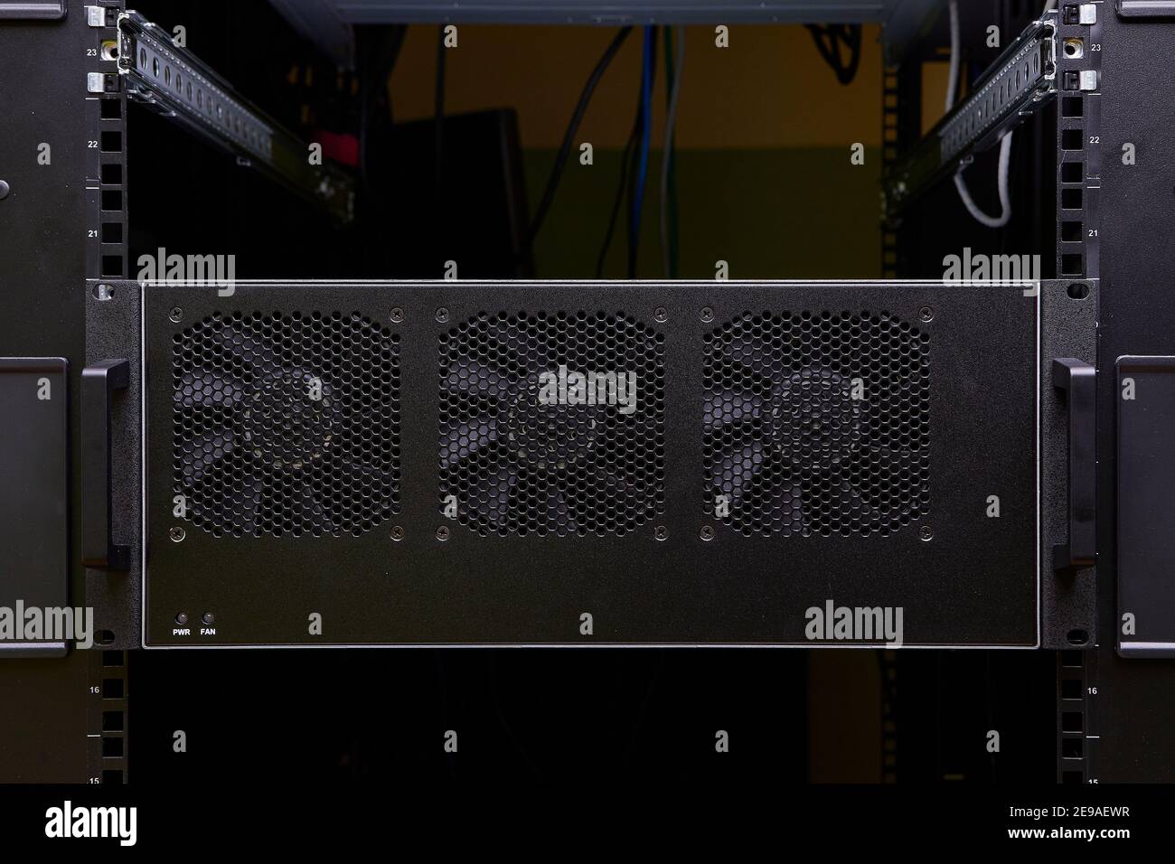 Telecommunication equipment network cables in -Fotos und -Bildmaterial ...