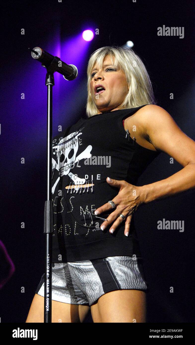 Singer samantha fox -Fotos und -Bildmaterial in hoher Auflösung – Alamy
