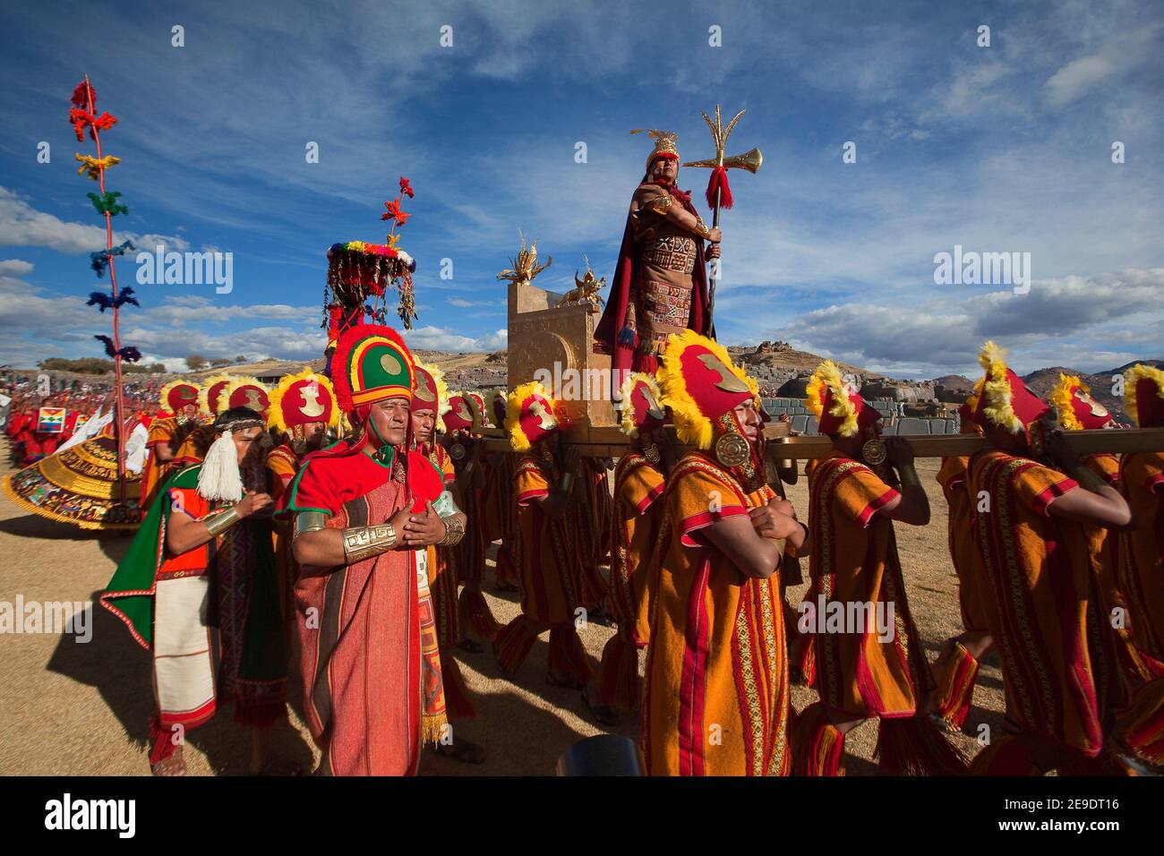 Traditional dress inti raymi festival -Fotos und -Bildmaterial in hoher ...