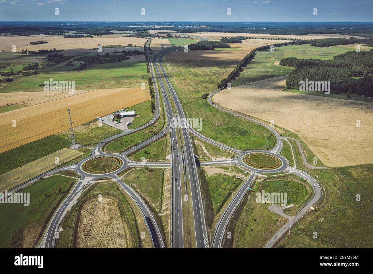 Autobahn aerial -Fotos und -Bildmaterial in hoher Auflösung – Alamy